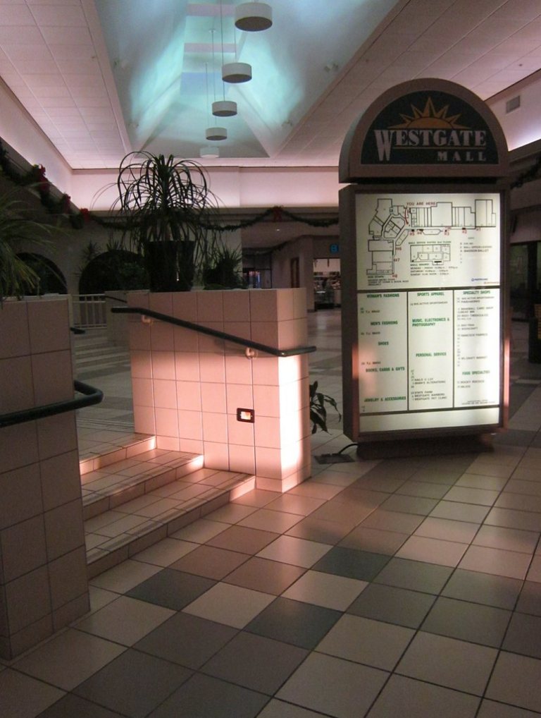 Mallwalkers - Here & Now