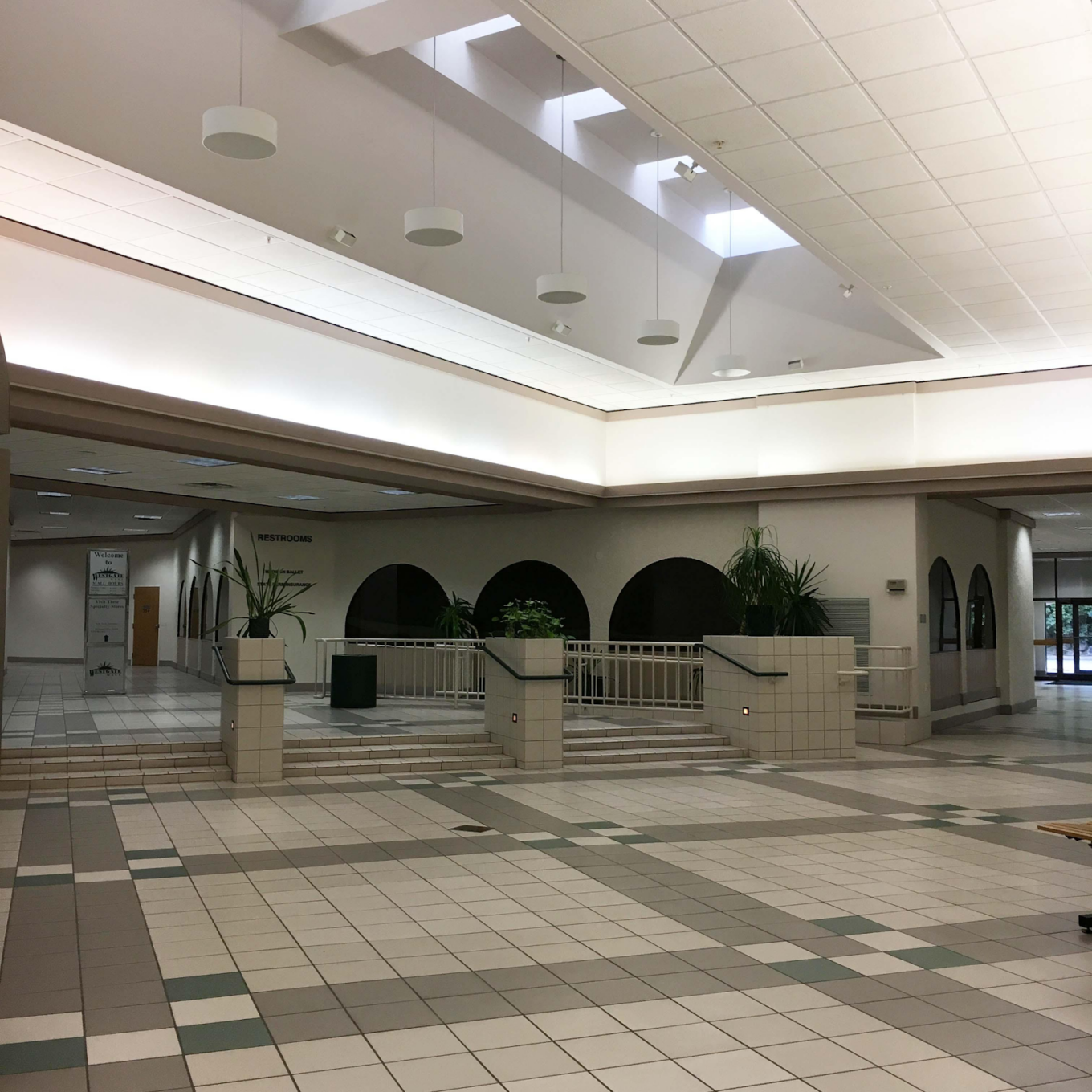 Mallwalkers - Here & Now